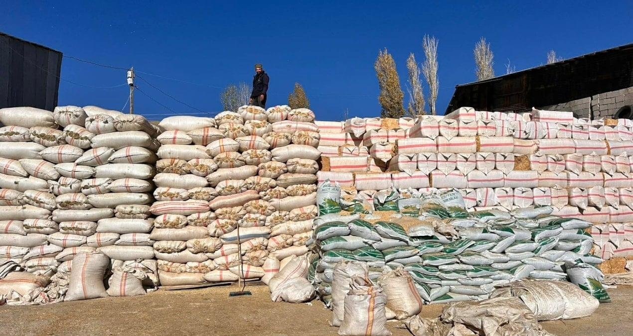 Van Saman Pazarı: Esnaf Zorlukları ve Devlet Desteği Talepleri - Gazete ...